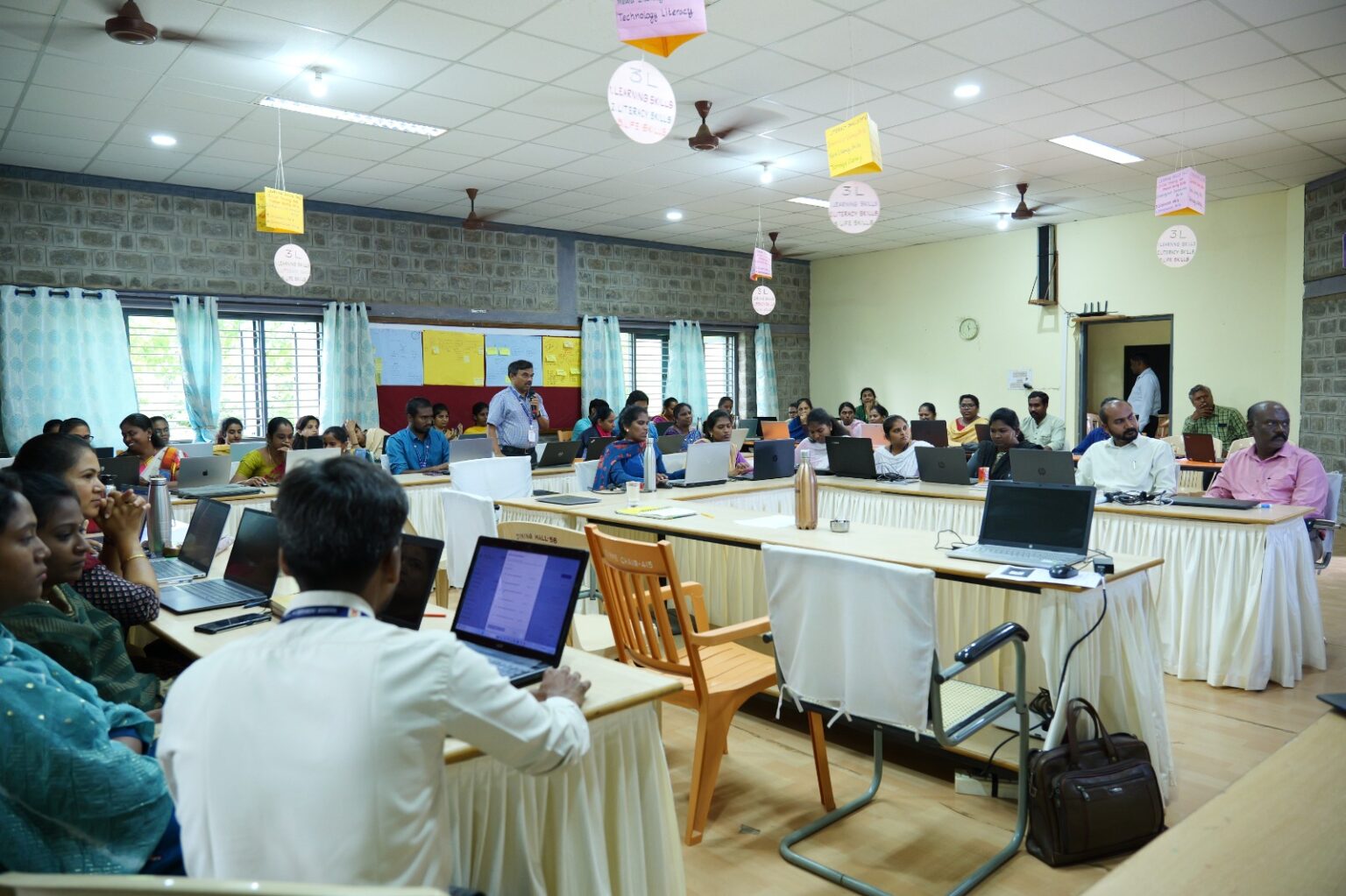 Futuristic School-Hosur MMS School – Mathakondapalli Model School